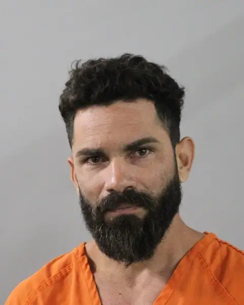 REINEL ESQUIVEL-QUINTANILLA booked for 5000.00